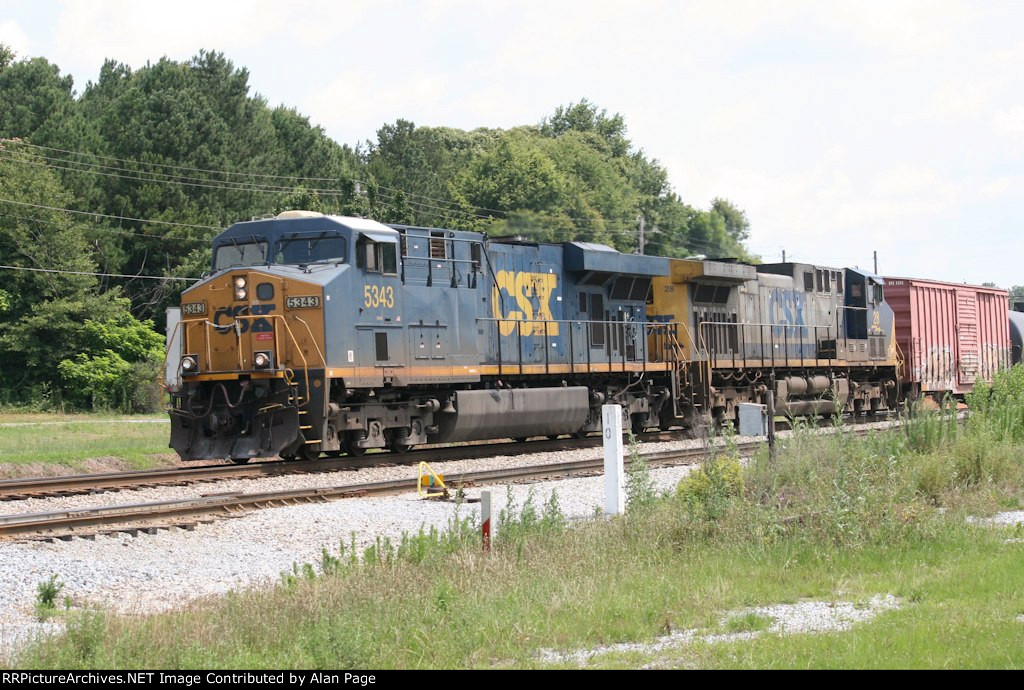 CSX 5343 and 28 roll SB past mile 10